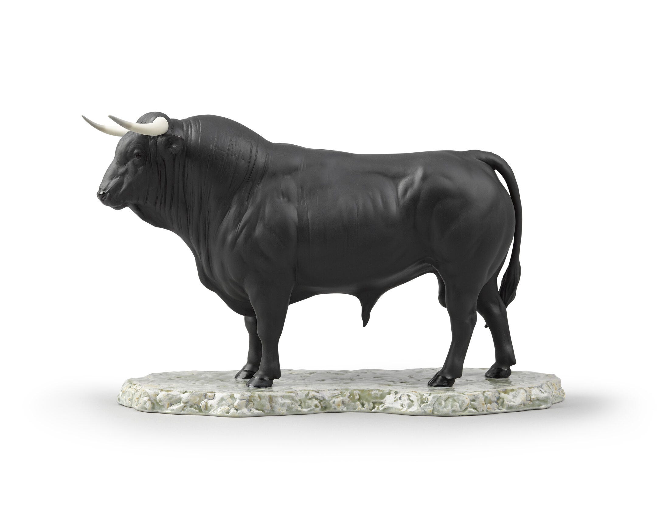 Spanish Bull Figurine Lladro India Spanish Bull Figurine Lladro India